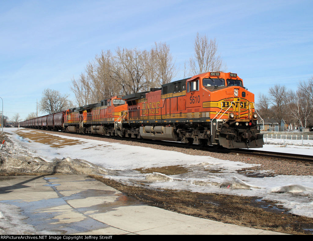 BNSF 5610